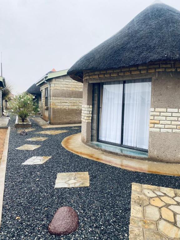 Seqonoka Villa Accommodation & Events Park, Berea Hills – Updated 2024 ...