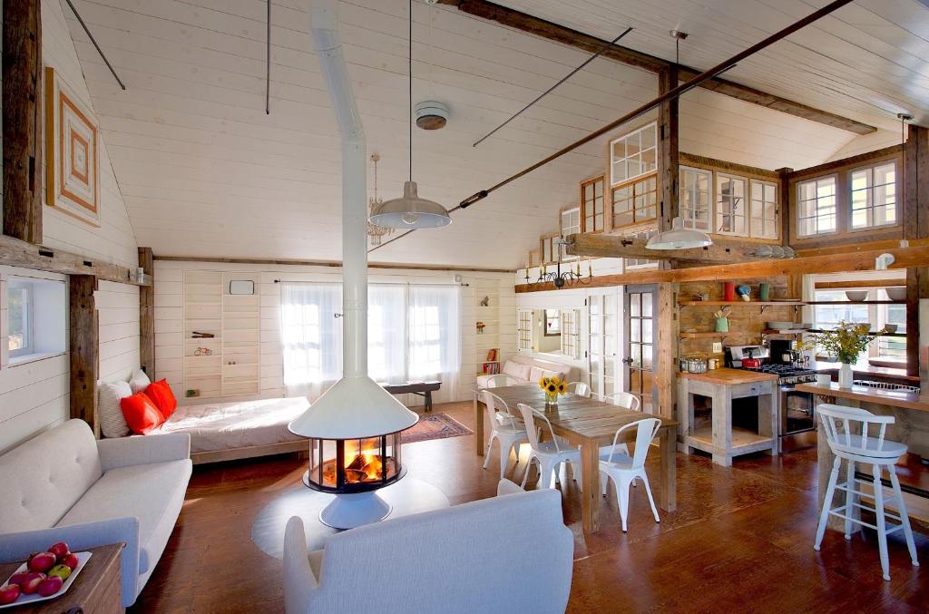 Bright Serene + Spacious Barn Upstate Ny - Lake Taghkanic State Park, Ancram