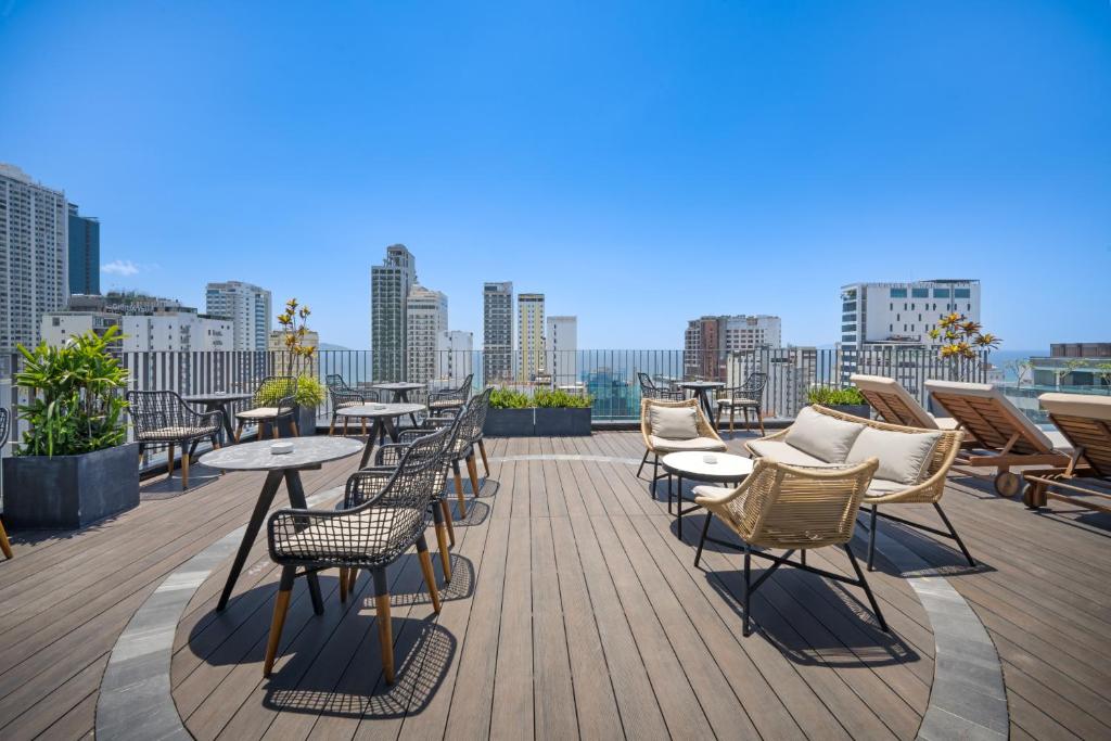 Golden Lotus Grand Da Nang - Panoramic Rooftop Bar & Daily Afternoon ...