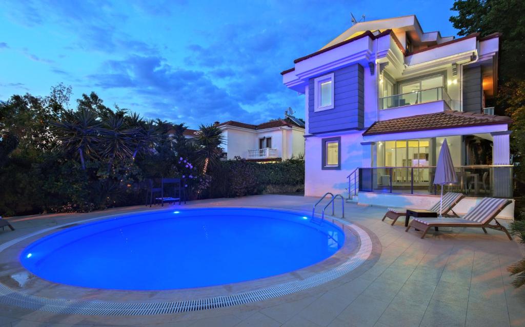 Villa Amber 4 Plus 3 Room Villa With Pool Sauna And Billiards In