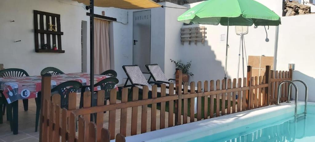 CASA RURAL CON PISCINA LA CASITA DE TóZAR, Tózar – Aktualisierte Preise ...