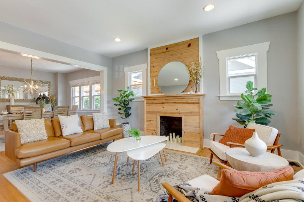 Updated Denver Home ~ 3 Mi to Downtown!, Denver (preços atualizados 2026)