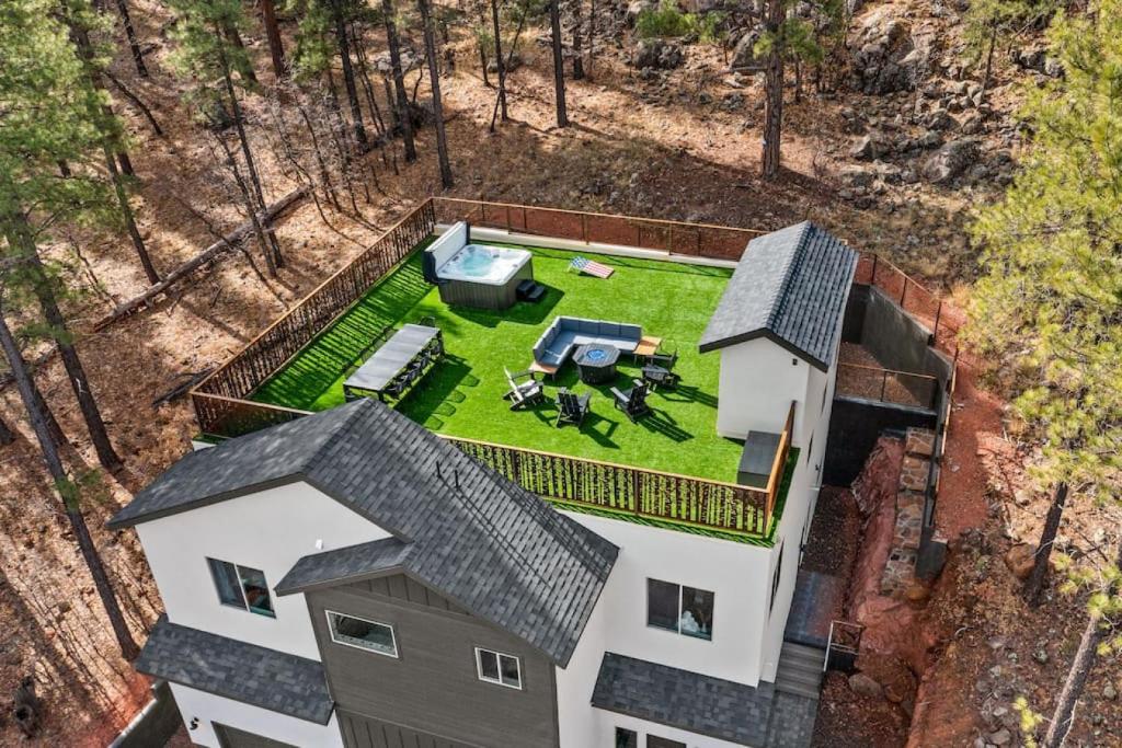 360 Rooftop Views, New Build, Hottub, Mtn Luxury, Flagstaff (preços ...