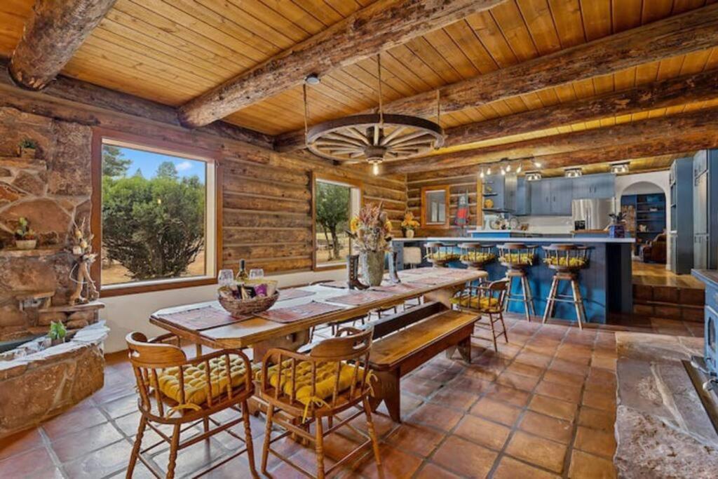 Historic Cabin, Chic-n-rustic, Hottub, Horse Ranch, Flagstaff (updated ...