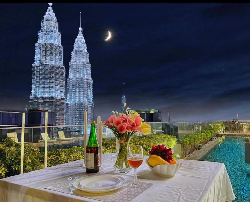 Star sky Klcc - tow bedroom with twin towers view, Kuala Lumpur ...