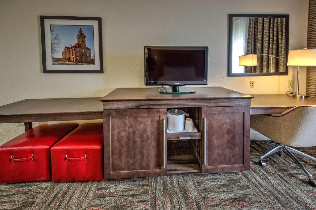 Hampton Inn Newberry Opera House, Newberry (updated prices 2025)