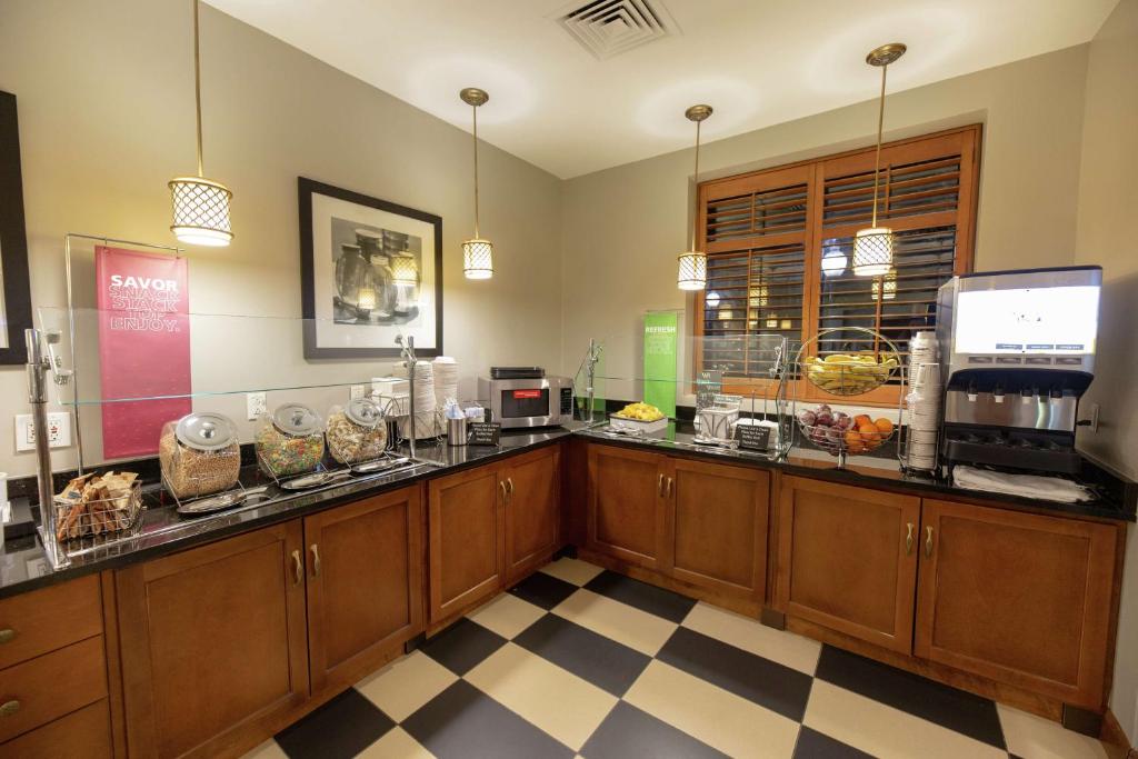 Hampton Inn & Suites Raleigh Cary Lenovo Center, Cary (updated prices 2025)