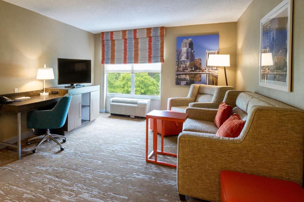 Hampton Inn & Suites Raleigh Cary Lenovo Center, Cary (updated prices 2025)