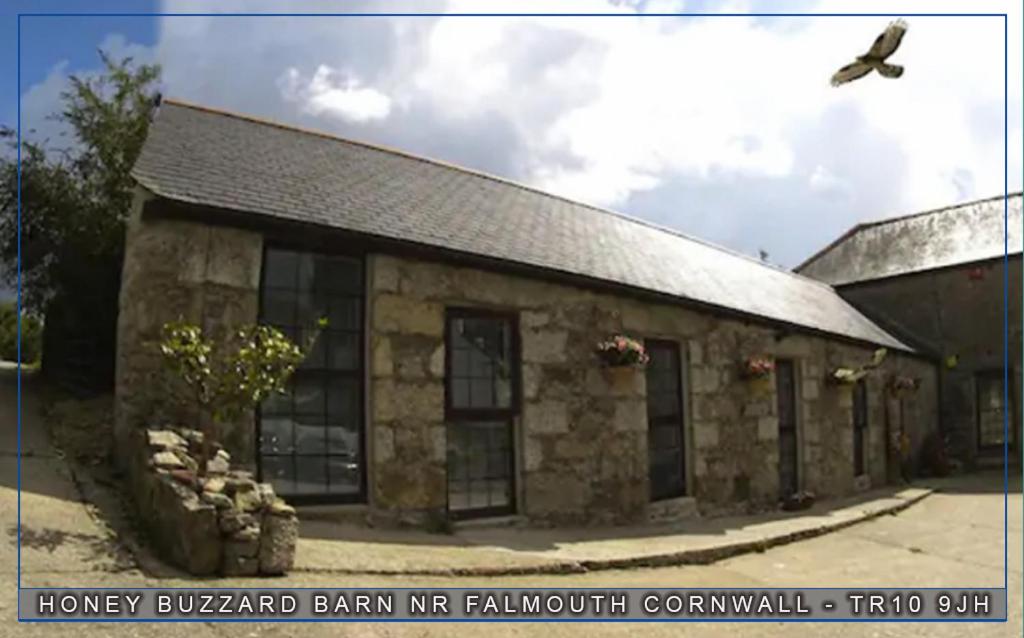 Honey Buzzard Barn, Budock Water (updated prices 2025)