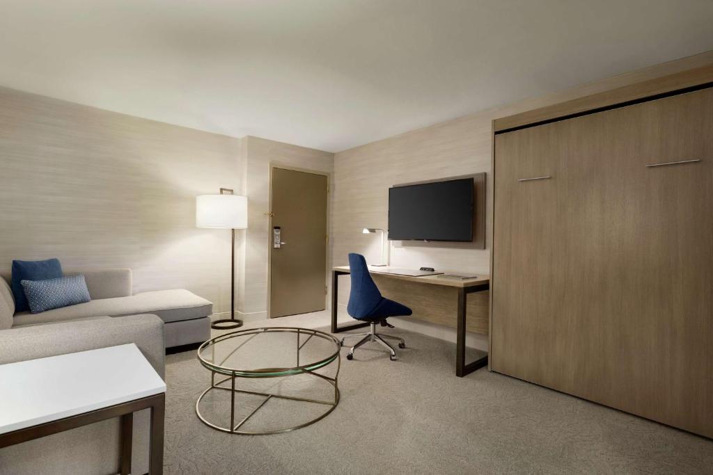 DoubleTree Suites by Hilton Hotel Boston - Cambridge, Boston (updated ...
