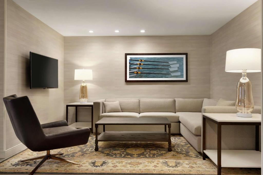 DoubleTree Suites by Hilton Hotel Boston - Cambridge, Boston (updated ...