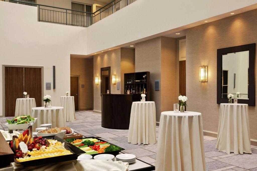DoubleTree Suites by Hilton Hotel Boston - Cambridge, Boston (updated ...