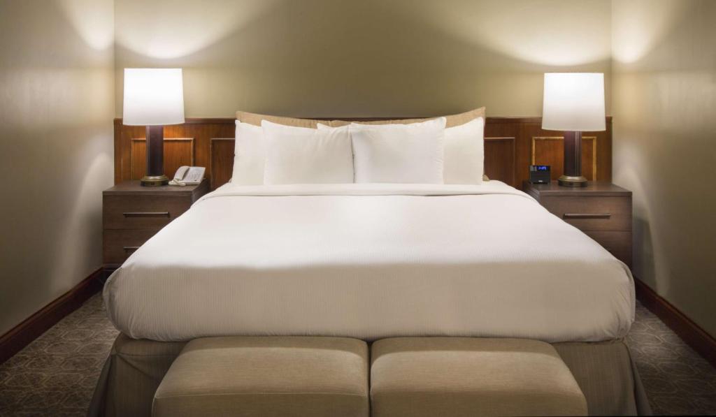 DoubleTree by Hilton Chicago - Oak Brook, Oak Brook (updated prices 2025)