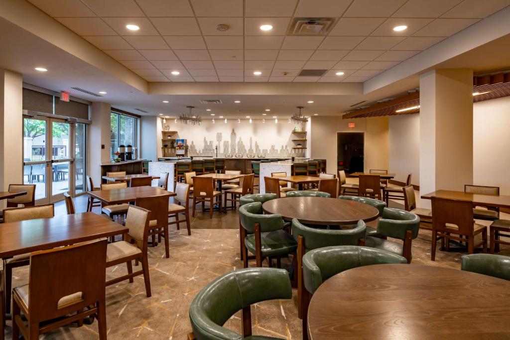 DoubleTree by Hilton Dallas-Farmers Branch, Farmers Branch (updated ...