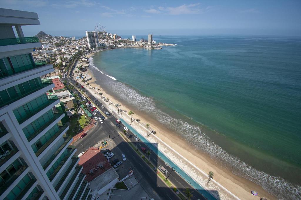 Torre Eme Penthouse Oceanview Condo 1507 With Pool, Mazatlán (precios ...