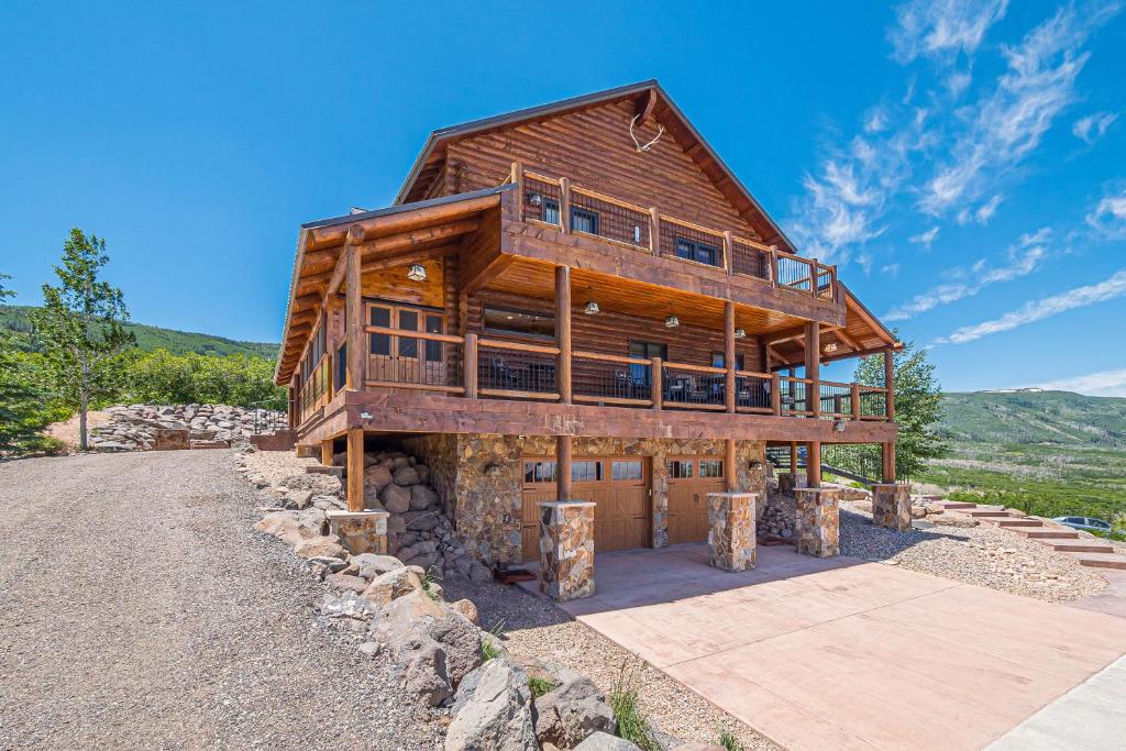 Grace Heights Iii - Mountain Getaway Epic View Firepit, Mesa Lakes ...