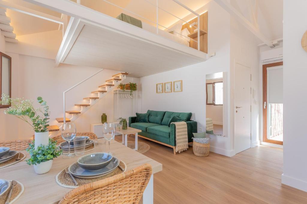 Atico CL centro Granada, Granada – Updated 2024 Prices