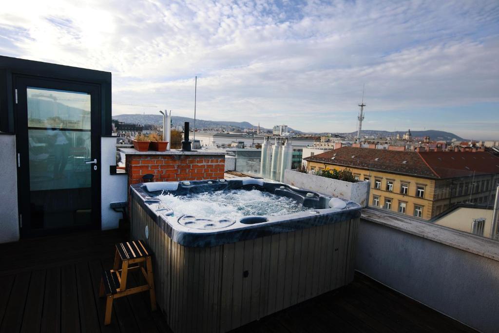 360 Panorama • Rooftop Jacuzzi • Downtown Luxury, Budapeste (preços ...