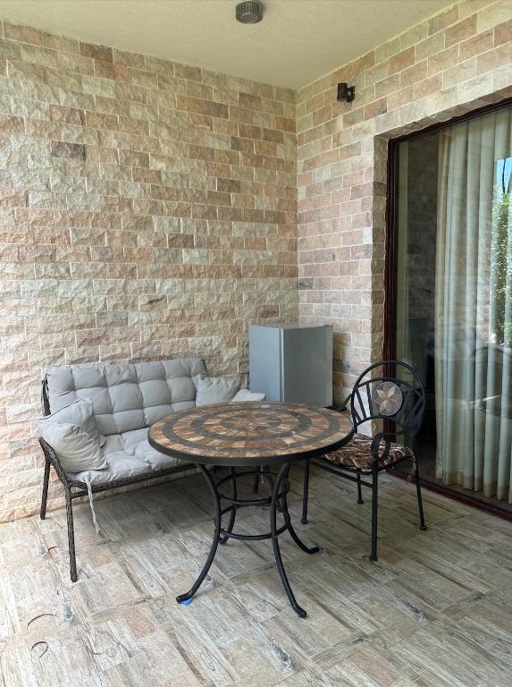 Dreamland Oasis 1st floor Apartment With a Garden by the Sea, Chakvi ...