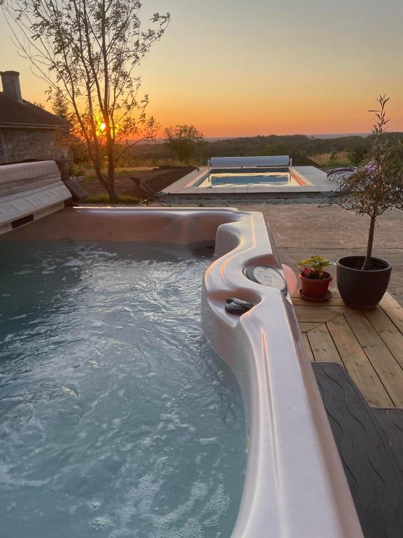 Le gîte du lynx avec piscine et spa, Saint-Didier (updated prices 2025)