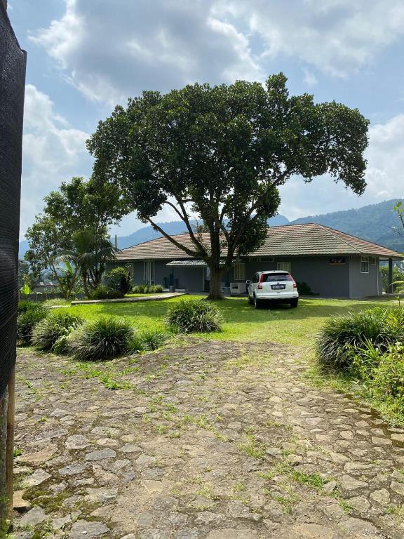 Villa Selasar Sawah by Five Pillars Hospitality, Bogor – Aktualisierte ...