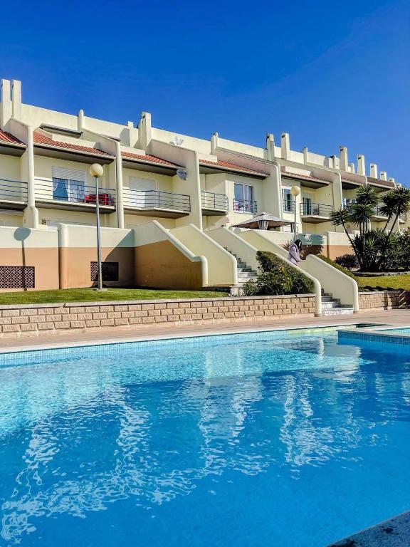 Peniche master bedroom with sea view balcony, private bathroom, shared ...