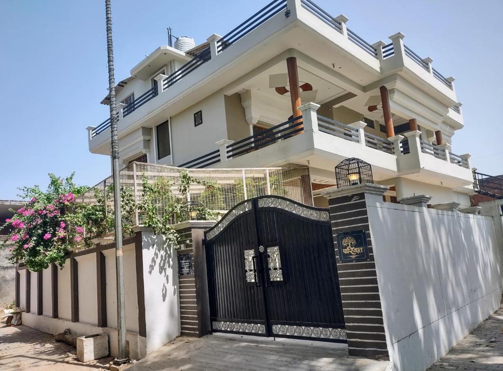 PAARIJAAT Homestay & Guesthouse, Ayodhya (updated prices 2026)