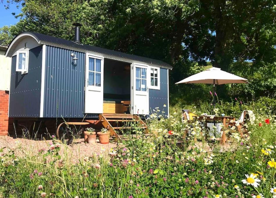 Private charming hideaway with stunning views in Quantock Hills ...