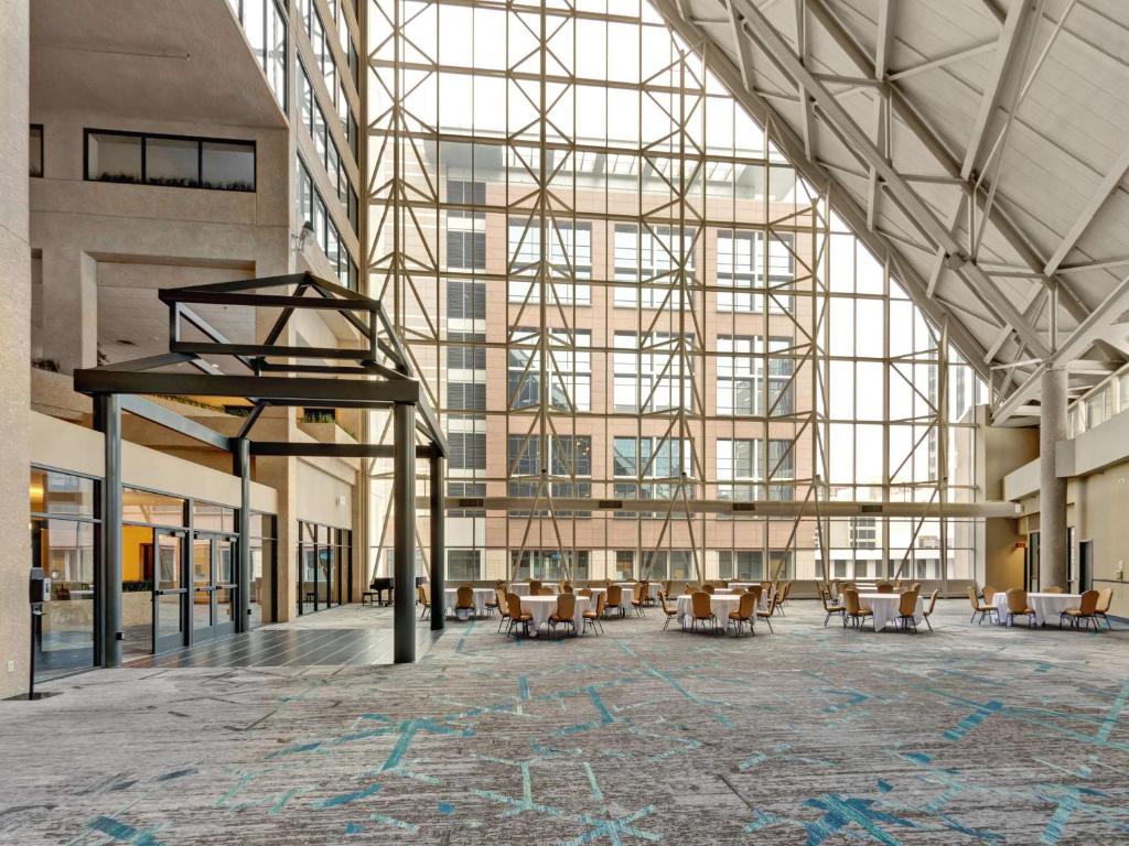DoubleTree by Hilton St Paul Downtown, Saint Paul (updated prices 2025)