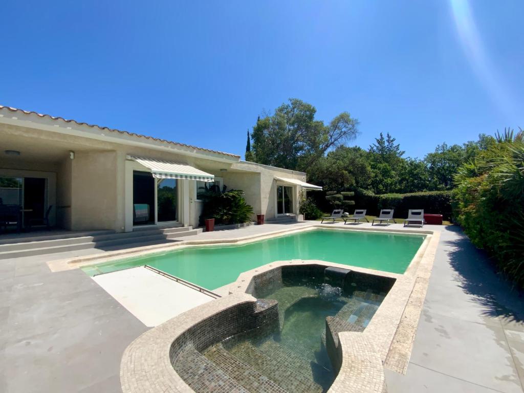 GROOMI La Bella Vita- Piscine, jacuzzi, clim et billard !, Montferrier ...