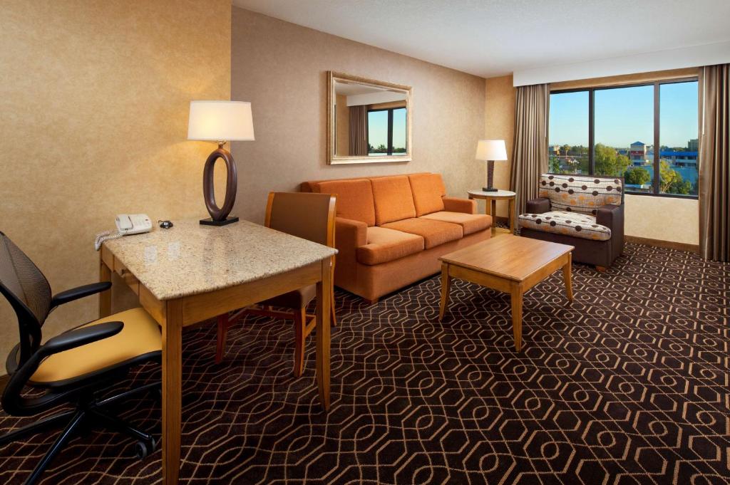 DoubleTree Suites By Hilton Anaheim Resort/Convention Center, Anaheim ...