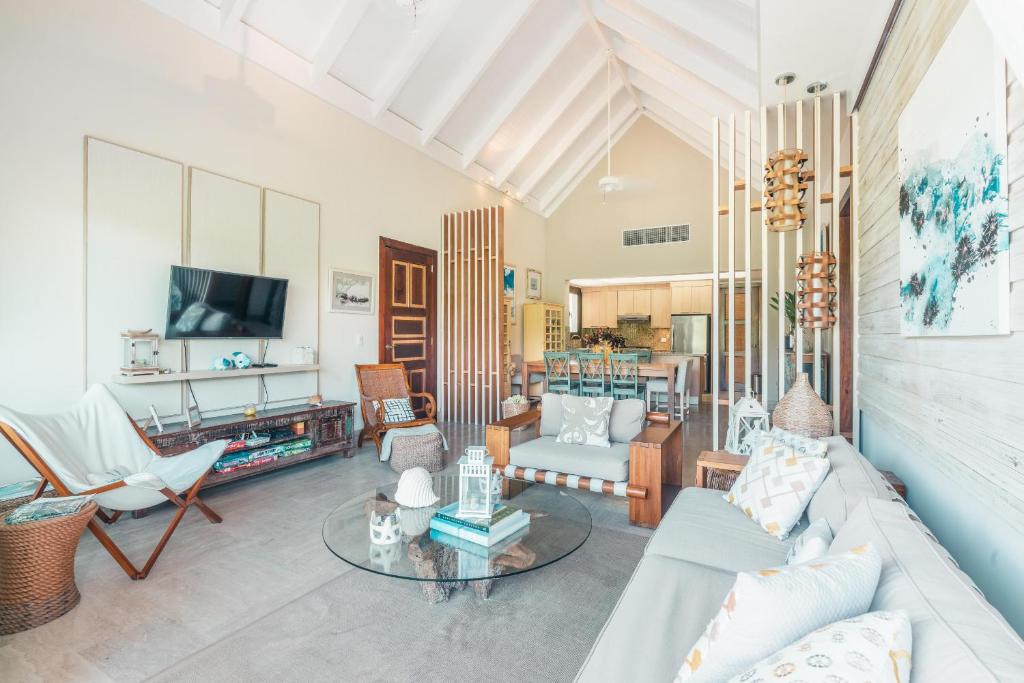 Nearby beach and beach club at Portillo NF, Las Terrenas (updated ...