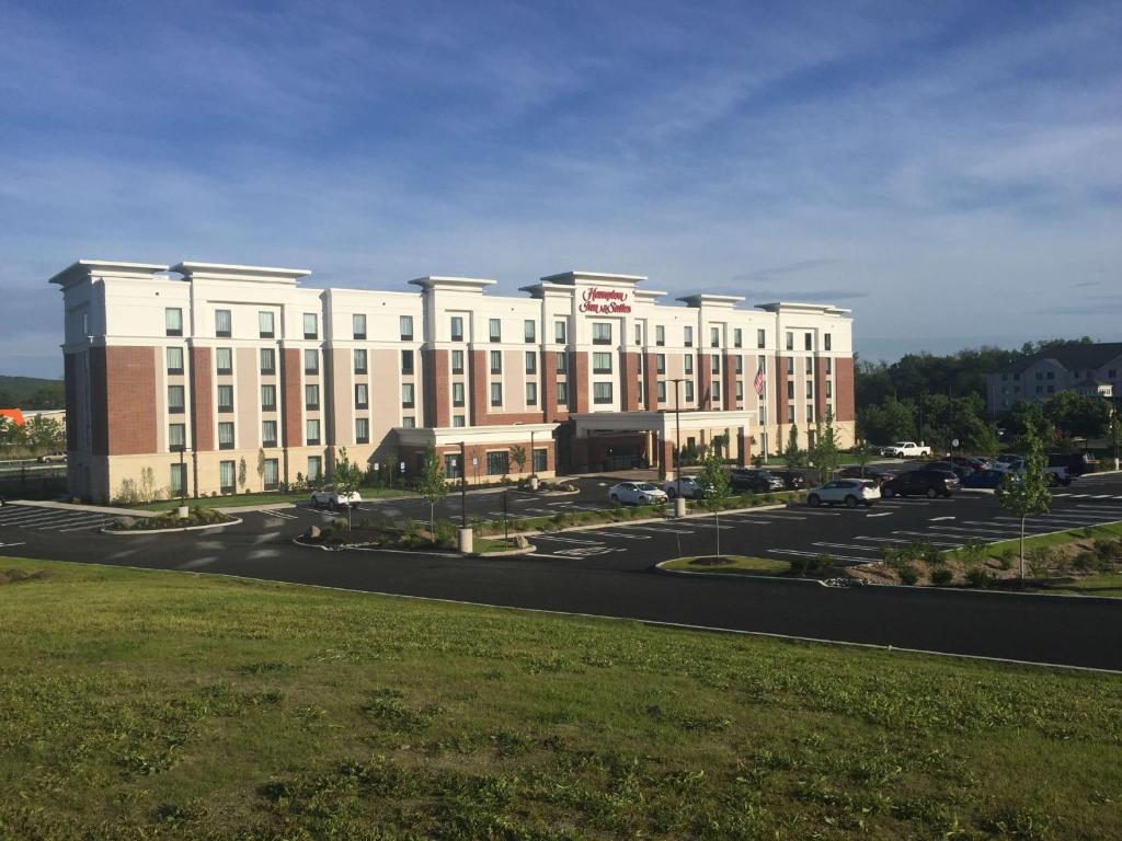 Hampton Inn & Suites Newburgh Stewart Airport, NY, Newburgh (updated ...