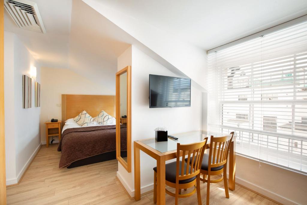 The Cleveland, London (updated prices 2025)