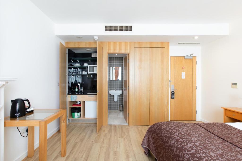 The Cleveland, London (updated prices 2025)