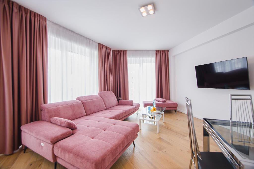 Pink Sahara near City Center, Oradea (updated prices 2025)