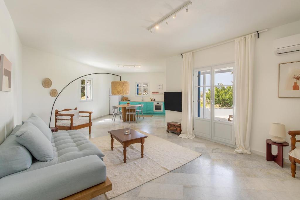 Villa Androniki - Your Paros Escape - Near Parikia, Kampos Paros ...