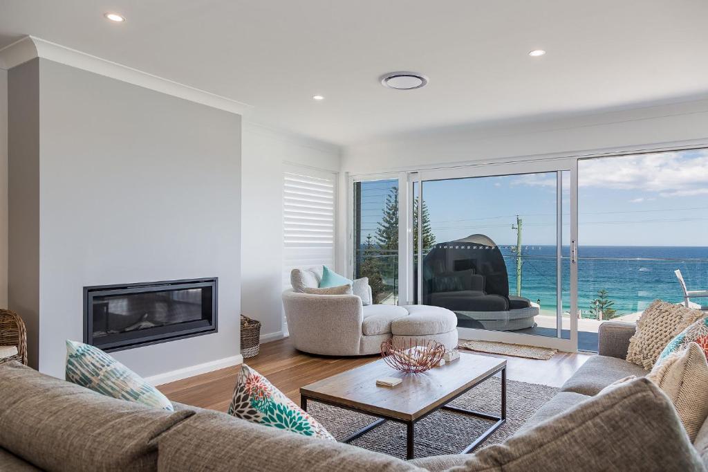 Salt and Light Mollymook, Mollymook (updated prices 2026)