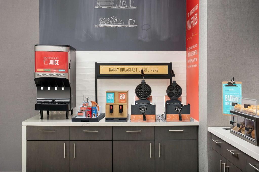 Hampton Inn Boston Logan Airport Chelsea, Chelsea (updated prices 2025)