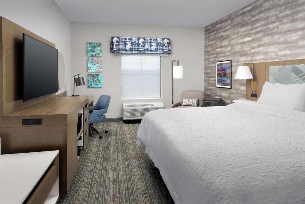Hampton Inn Boston Logan Airport Chelsea, Chelsea (updated prices 2025)