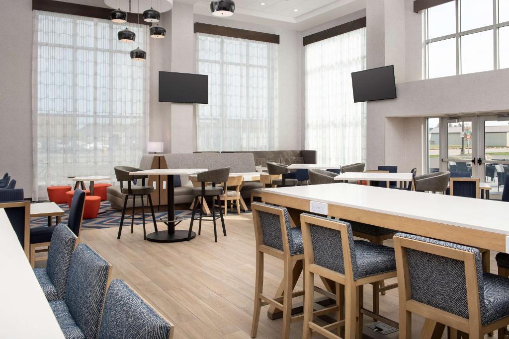 Hampton Inn Warroad, MN, Warroad (updated prices 2025)