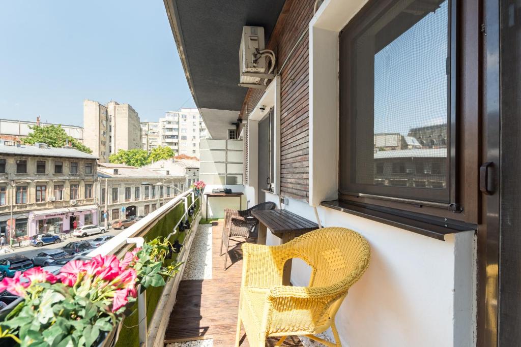 Modern & Spacious Apartment - Prime Location Bucharest's Old Town ...