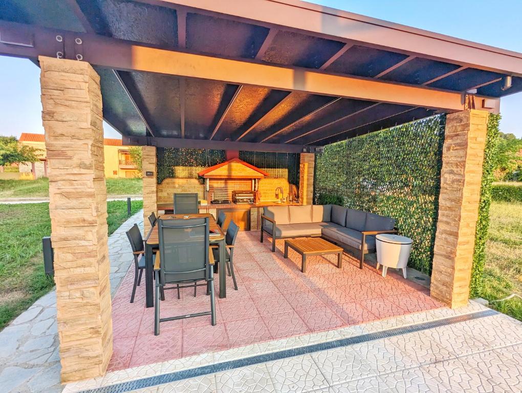 The Diamond of Ierissos, Ierissos (updated prices 2024)