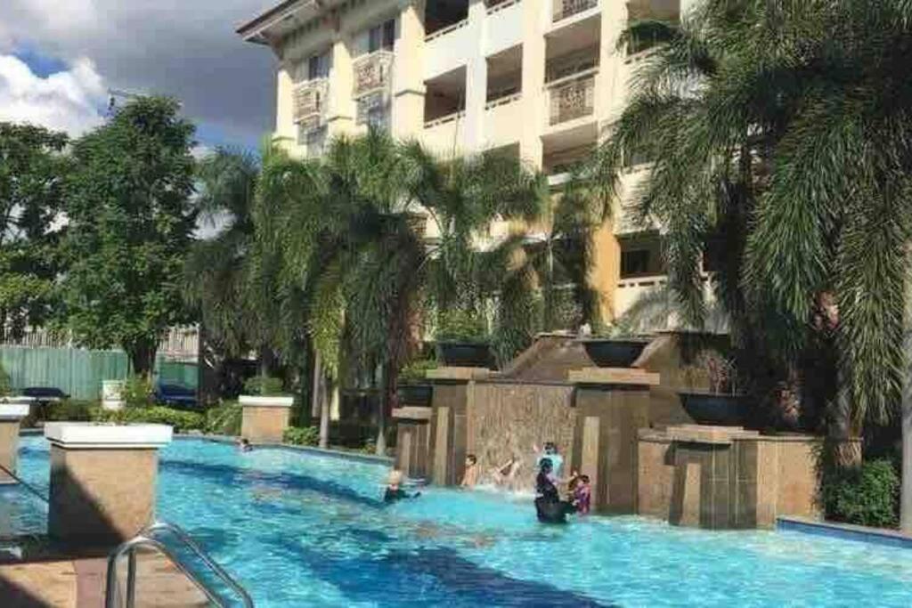 Superhost 2BR in Pasig with swimming pool access, Manila (precios actualizados 2024)