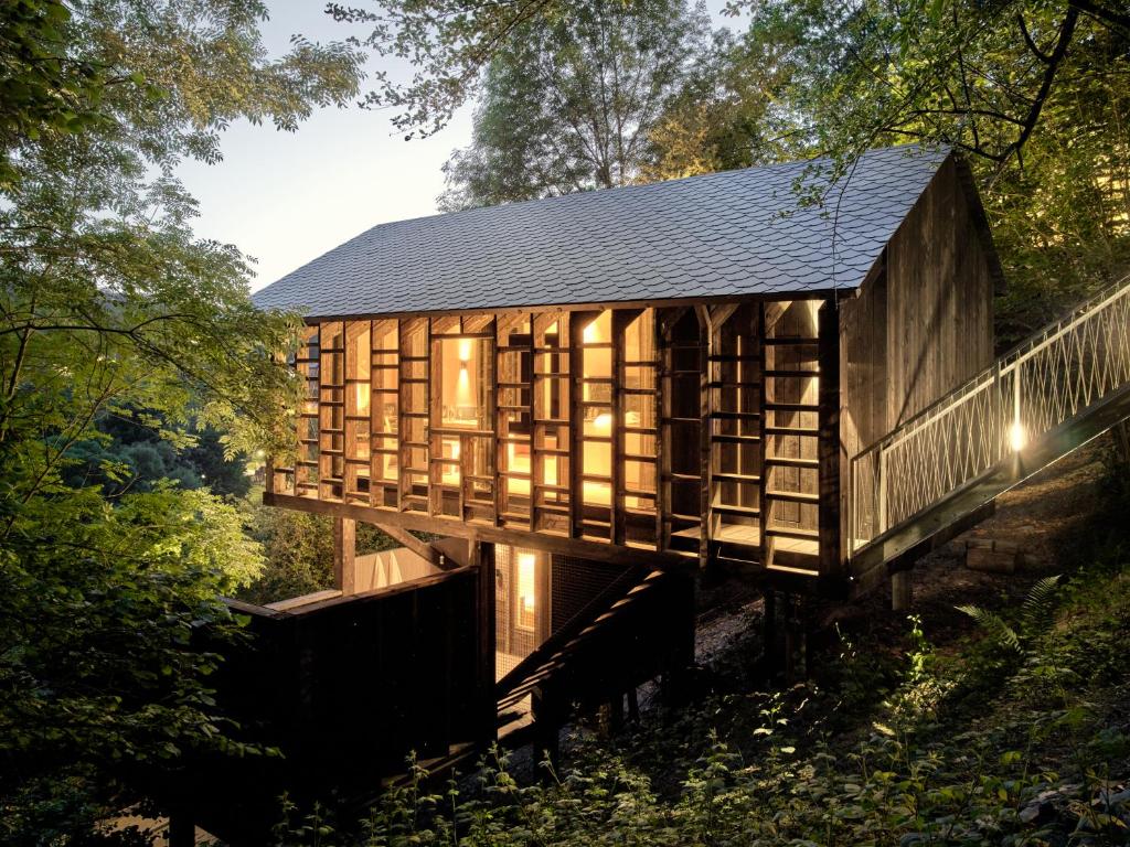 Hutstuf The Beaver & Private Outdoor Spa, La Roche-en-Ardenne (updated ...