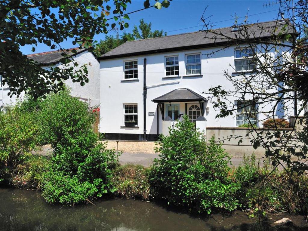 River Lym Cottage, Lyme Regis (updated prices 2025)