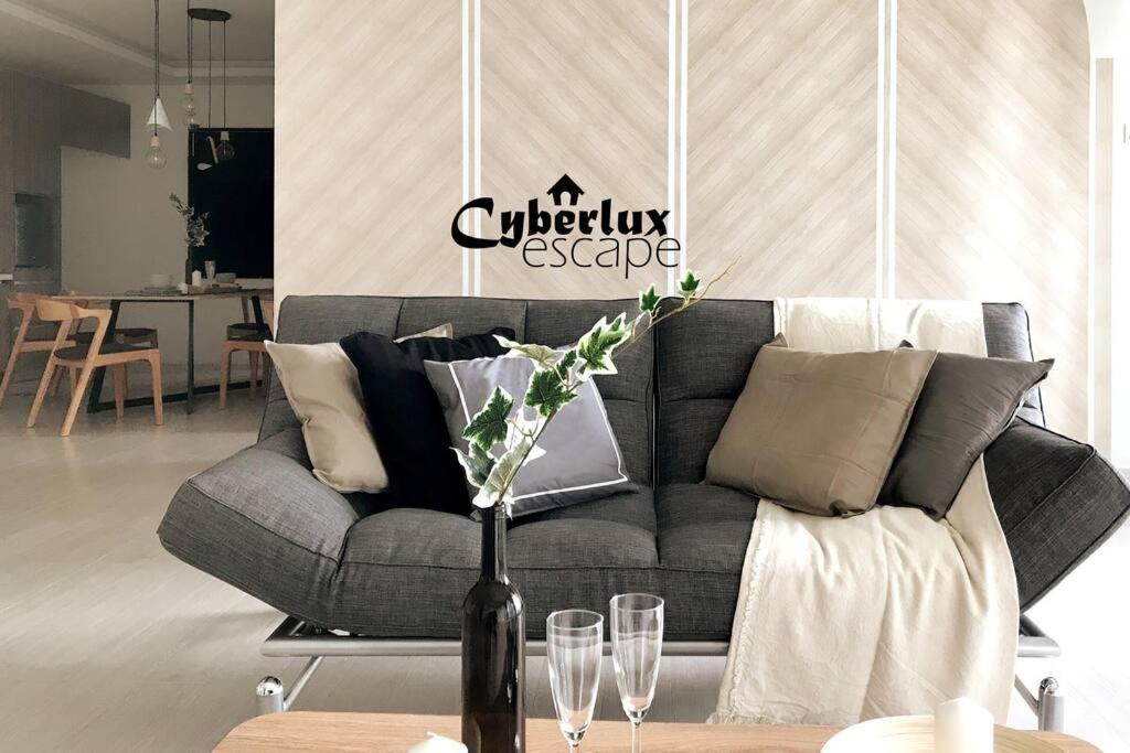 CyberLux Escape @ Lakefront Residence, Cyberjaya, Cyberjaya (tarifs ...