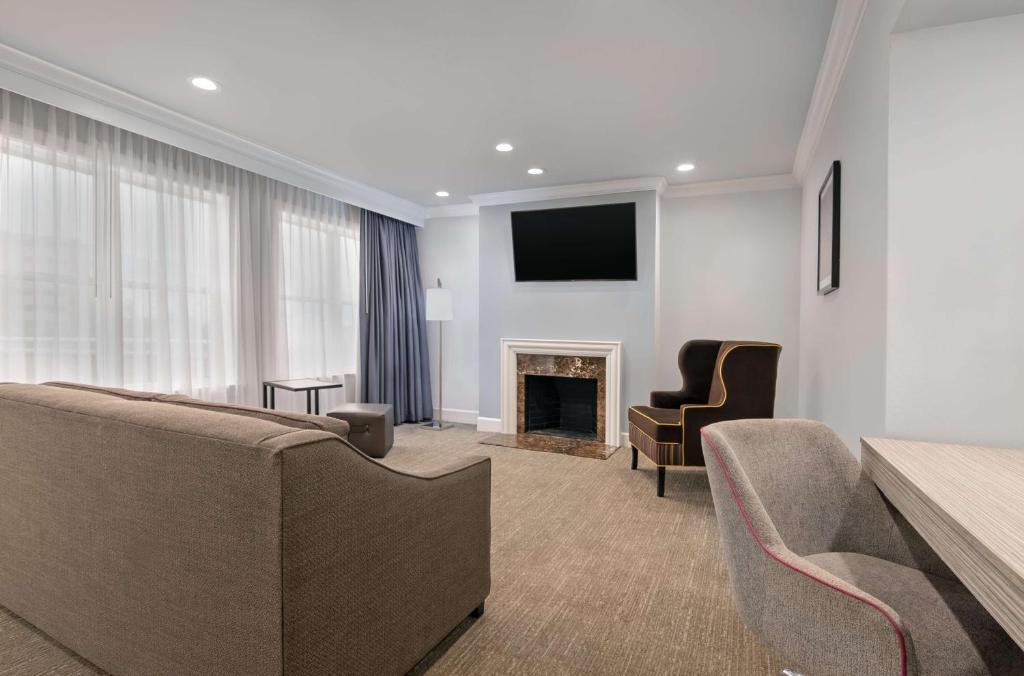 Hampton Inn & Suites Stamford, Stamford (updated prices 2025)