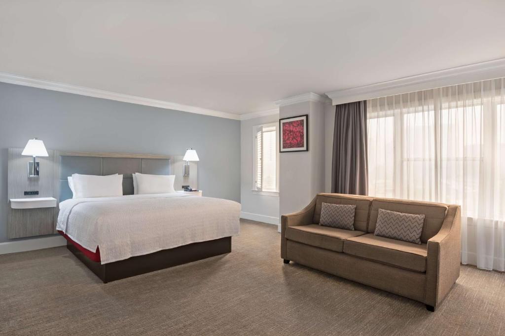Hampton Inn & Suites Stamford, Stamford (updated prices 2025)