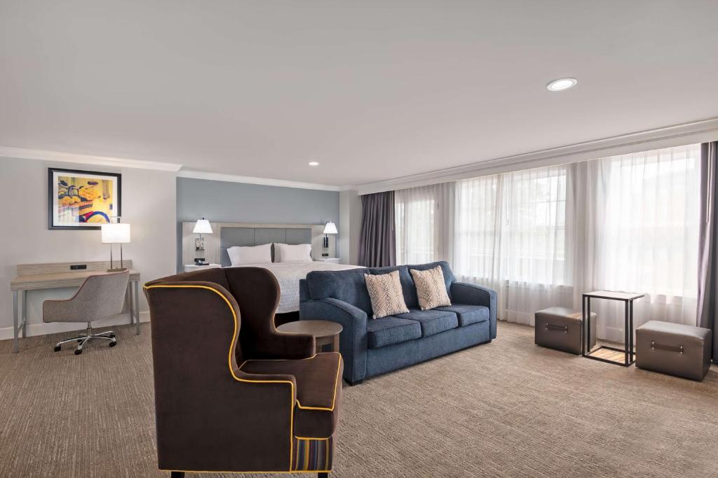 Hampton Inn & Suites Stamford, Stamford (updated prices 2025)